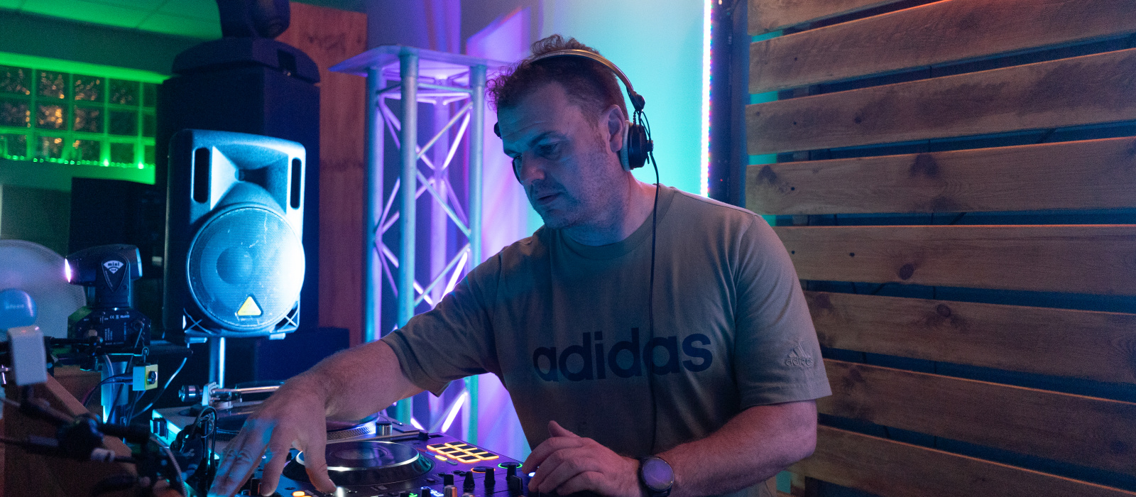 Electronic music – TECHNO ROOM
